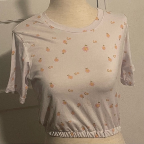 Shirts & Tops | Poof Girl White Tshirt With Flowers And Scrunch Bottom ...